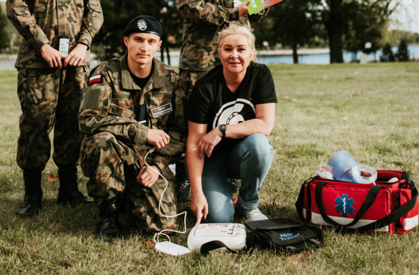 WYCHOWUJEMY W SZACUNKU DO OJCZYZNY. OJCZYZNA TO PRZEDE WSZYSTKIM LUDZIE - Wiadomości Fakty ...